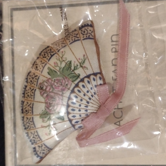 Avon | Jewelry | 982 Vintage Hong Kong Factory Sealed Sachet Fan Pin ...